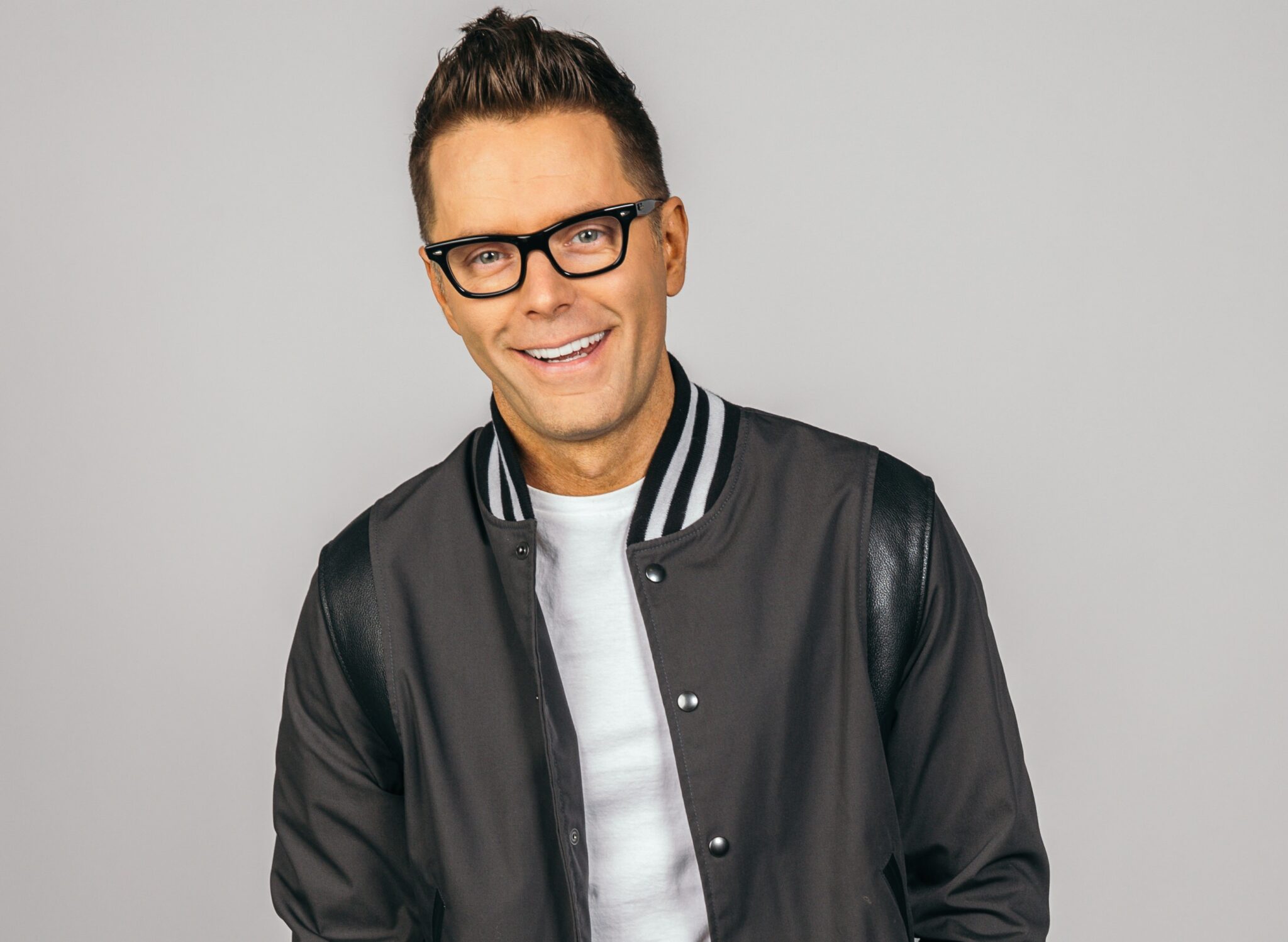 Bobby Bones Bio Age Show Net Worth Wife Engaged Salary Book And 